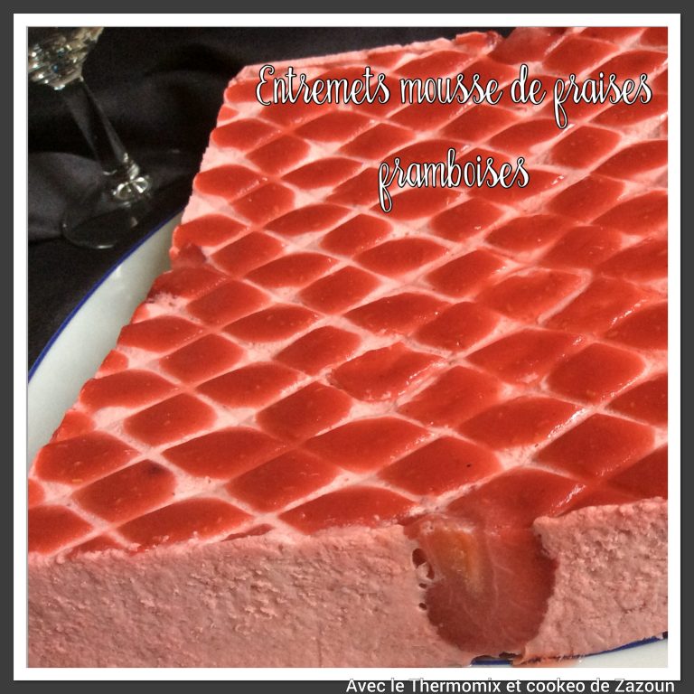 Entremets carré mousse aux fruits rouges ou fraises framboises ...
